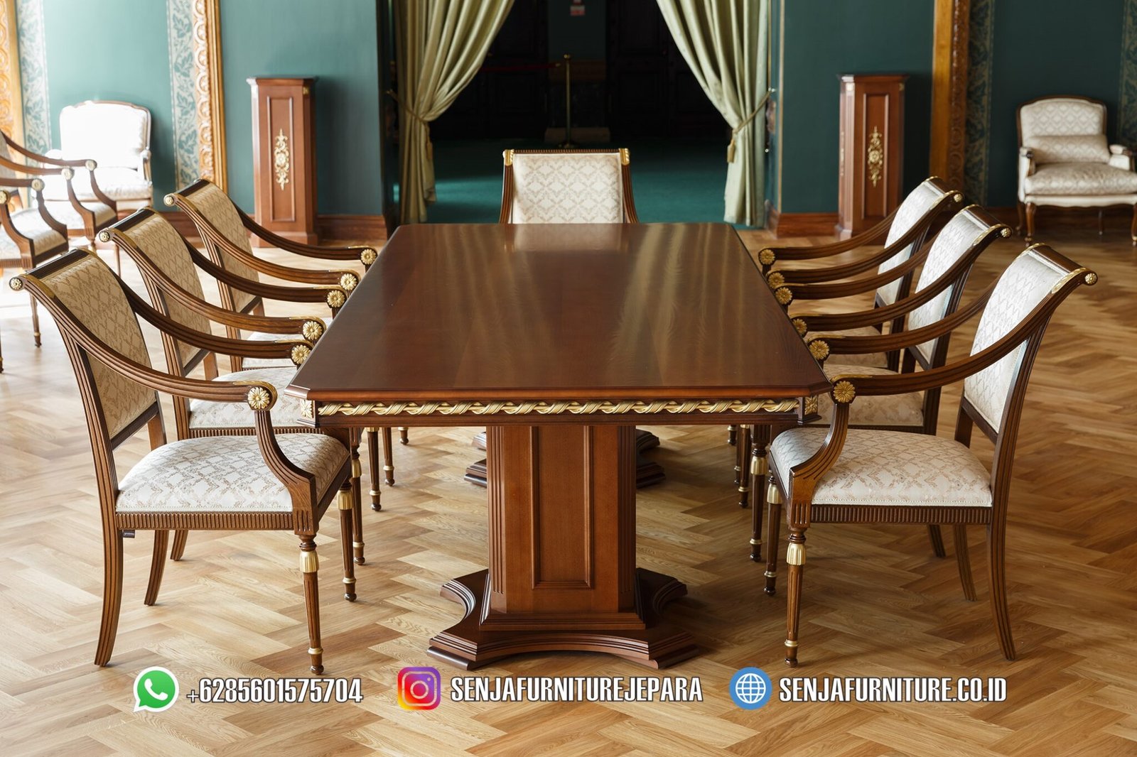 Meja Rapat Kantor Kayu Jati Ruang Bos Desain Klasik Itali